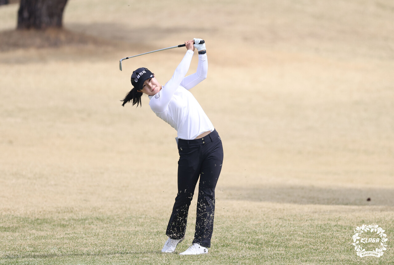 '버디 폭격기' 고지우, 8언더파 코스레코드 작성하며 iM금융그룹 3R 공동 2위