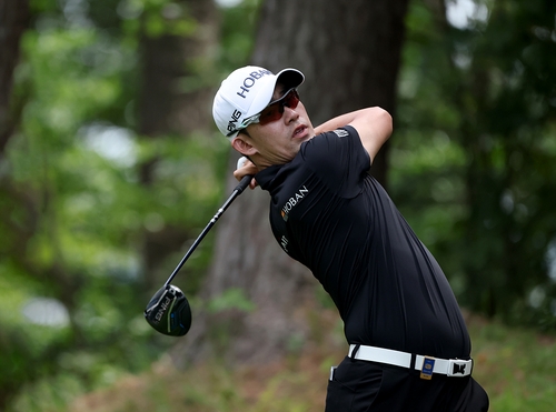 김비오, KPGA 부산오픈 2R 1타 차 단독 선두...통산 10승 도전