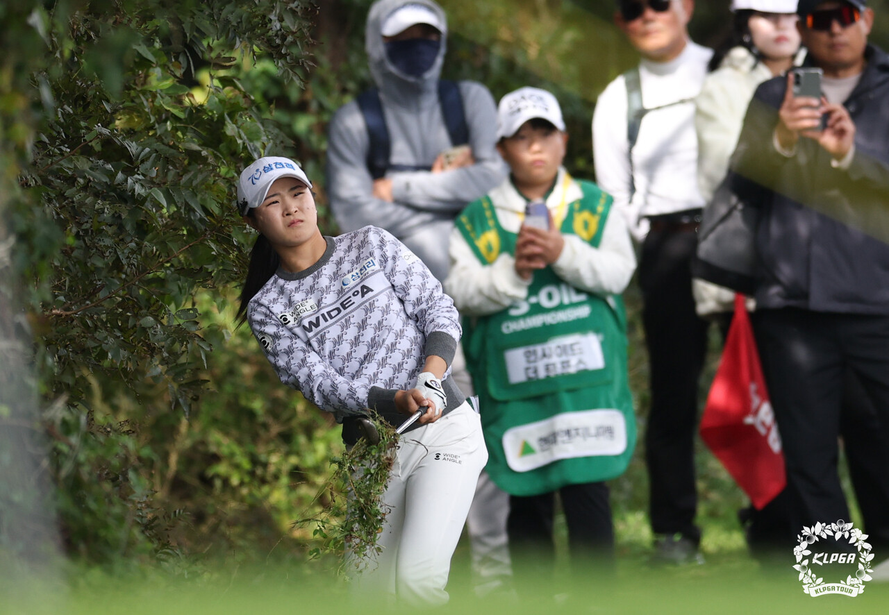 "제주서 2승 노린다" 고지원, KLPGA 에스오일 챔피언십 3R 단독 선두